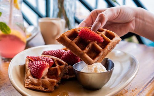 24 Restaurants That Serve the Best Breakfast in Oahu (2026)