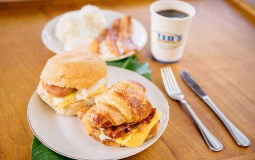 24 Restaurants That Serve the Best Breakfast in Oahu (2026)