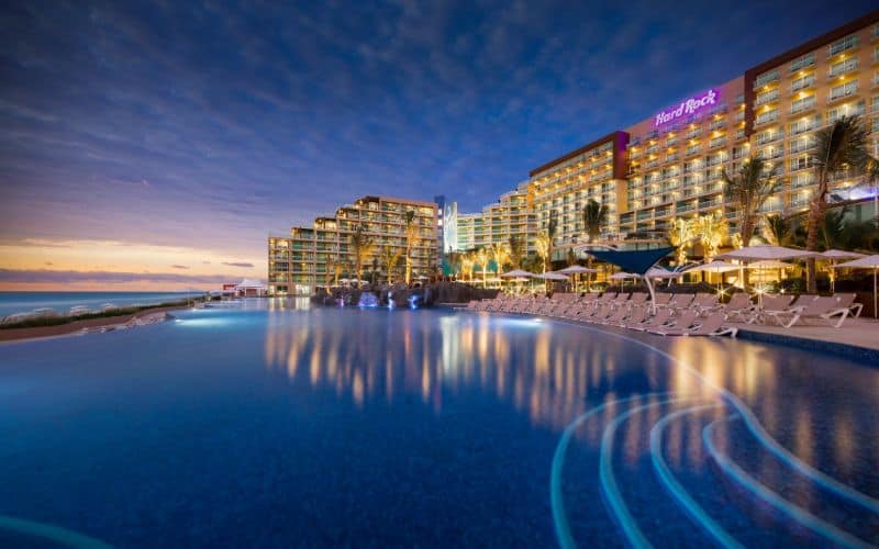15 Best Party Resorts in Cancun for Young Adults (2026)