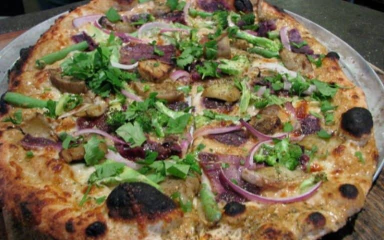 9 Spots for the Best Pizza in Maui (2026)