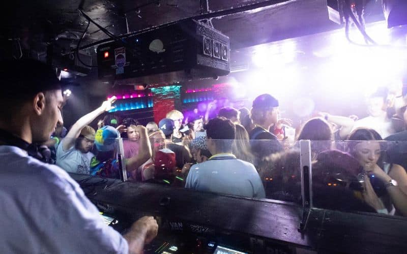 Whistler Nightlife: 14 Best Bars, Clubs, & Activities (2026)