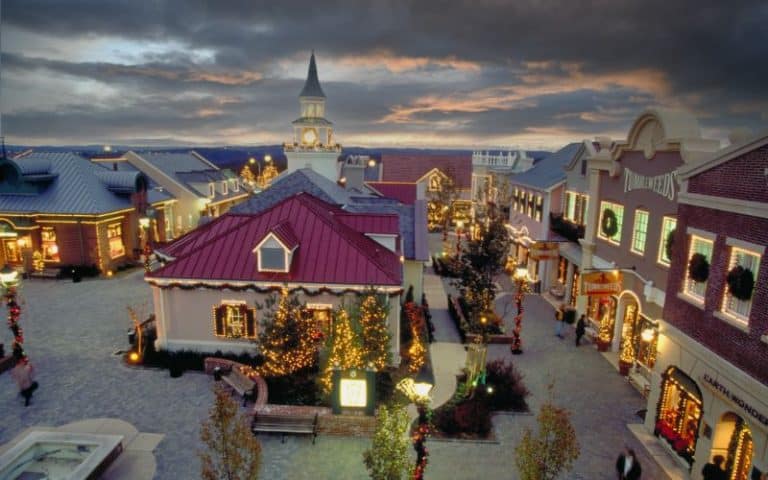 19 Romantic Getaways in the Midwest for Couples (2025)