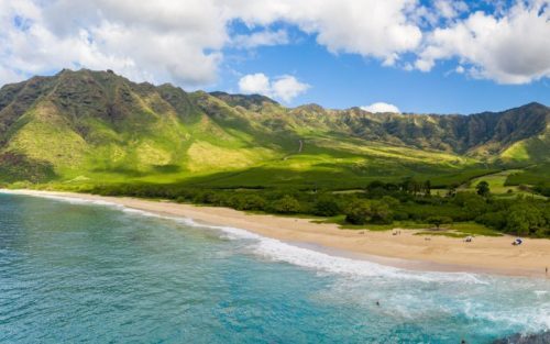 15 Top Beaches with the Clearest Water in Hawaii (2026)