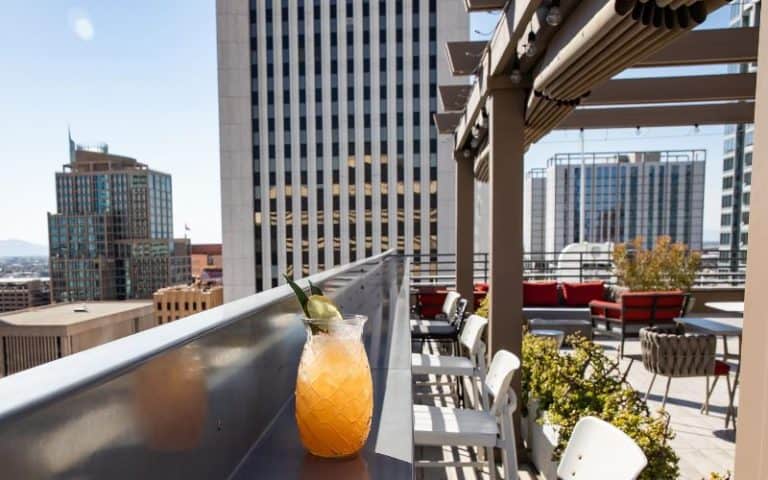 10 Rooftop Restaurants in Phoenix for Sky-High Dining (2025)