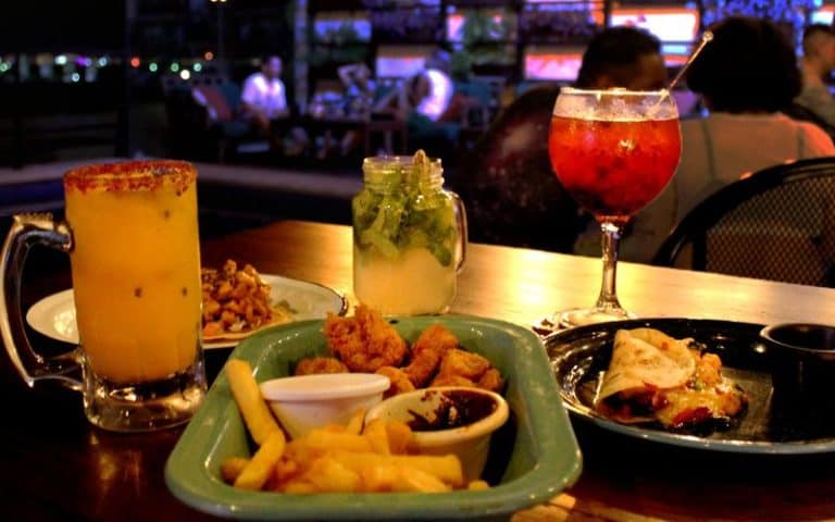 14 Best Bars in Cancun for Great Drinks & Vibes (2026)