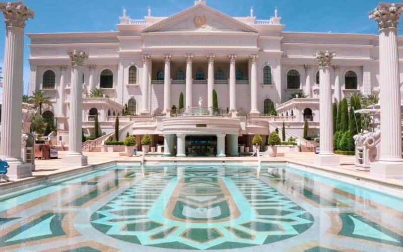 17 Bucket List Things to Do at Caesars Palace (2025)