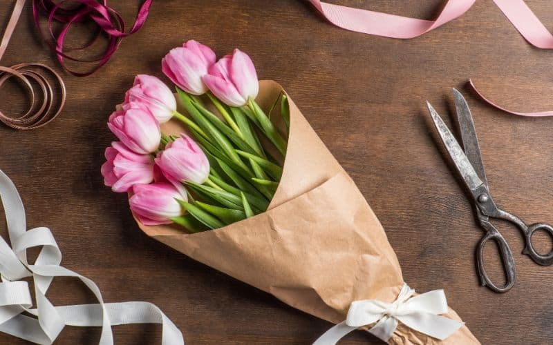 Can You Bring Flowers on a Plane? Traveler's TSA Guide (2025)
