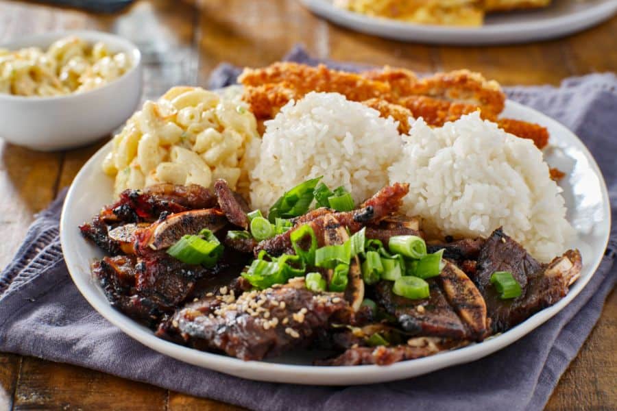 14 Places for the Best Hawaiian Food in Oahu (2025)